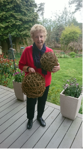 HOW TO WEAVE A WILLOW SPHERE